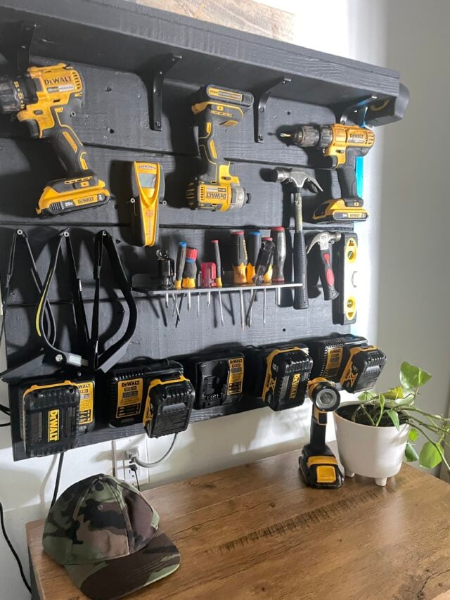 DIY Tool Wall Organization And Battery Station With Pallet Boards