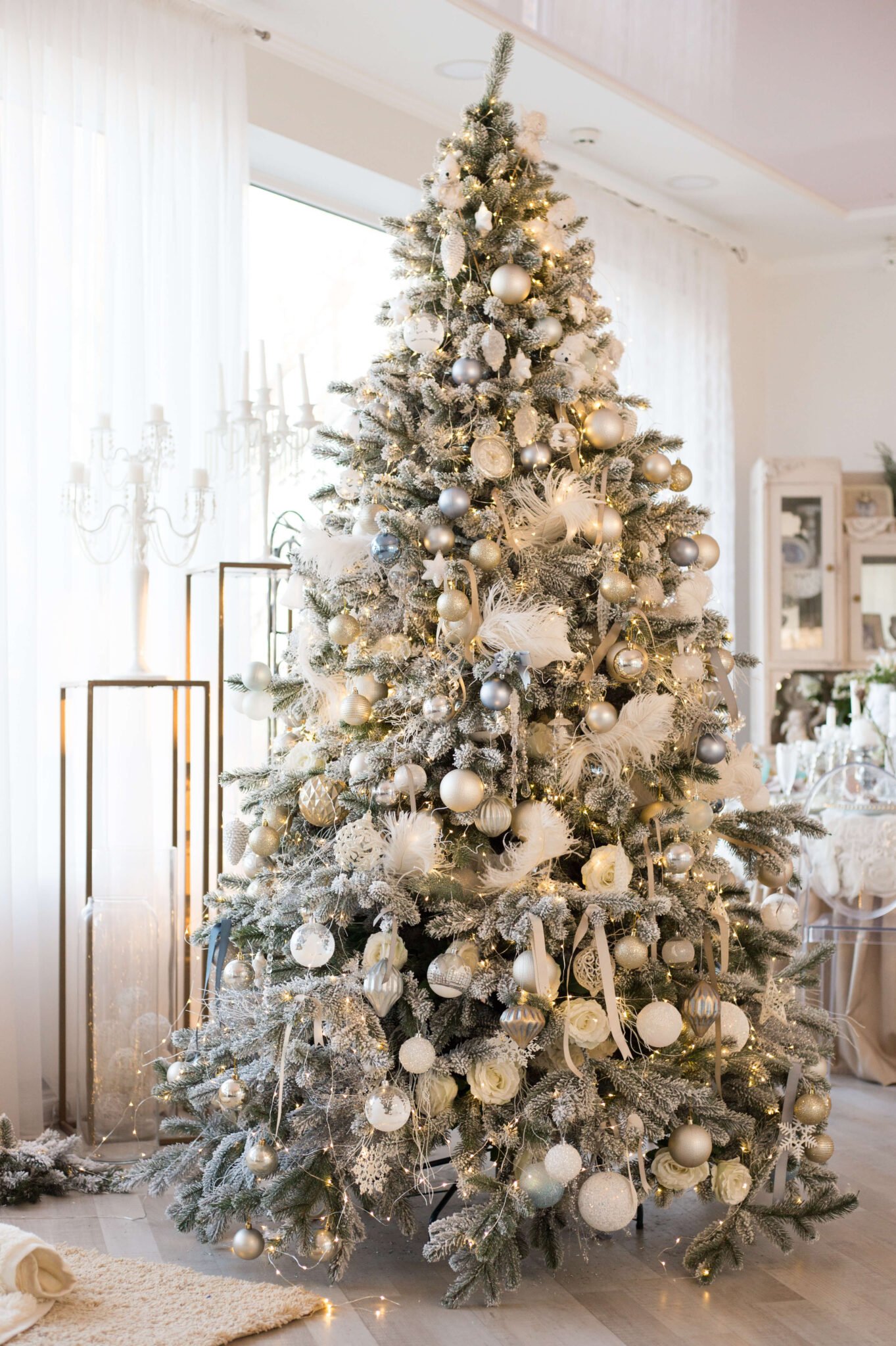 12 Stunning Christmas tree Themes {2024} - House On Austin